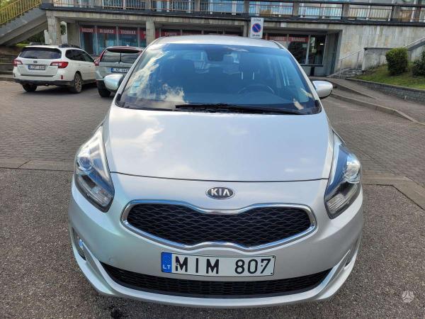 Grey Kia Carens 2013 in Alytus, with an engine capacity of 1.69 L and mileage of 360 thousand km for 4500 €, photo 4 on AUTOMOTO.COM.LV