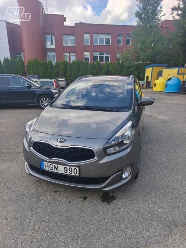 Grey Kia Carens 2014 in Vilnius, with an engine capacity of 1.70 L and mileage of 233 thousand km for 4950 €, photo 2 on AUTOMOTO.COM.LV