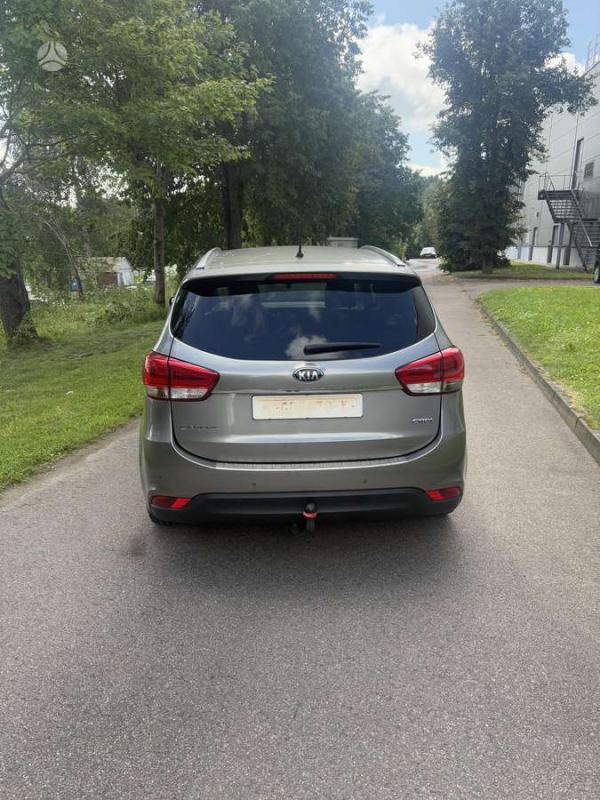 Grey Kia Carens 2014 in Alytus, with an engine capacity of 1.69 L and mileage of 221 thousand km for 6460 €, photo 6 on AUTOMOTO.COM.LV
