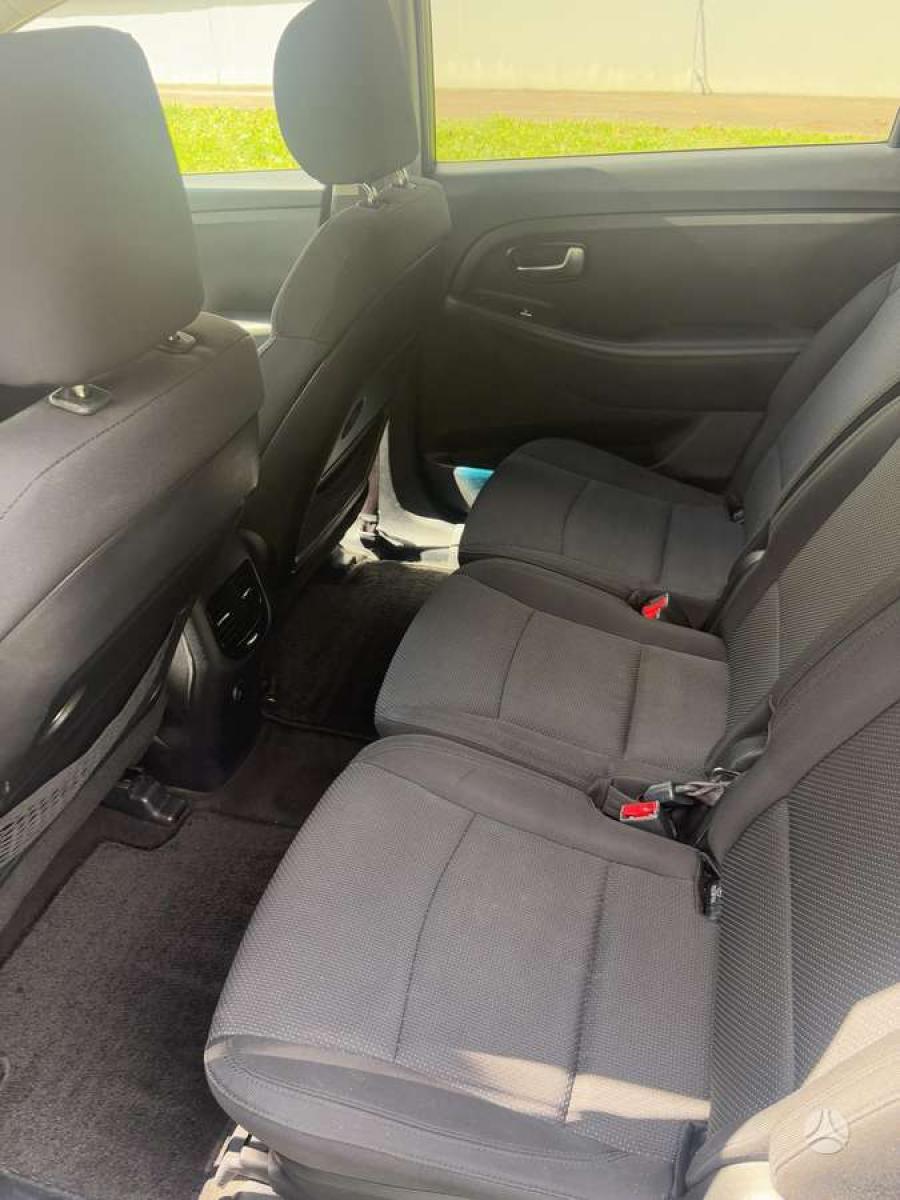 Grey Kia Carens 2014 in Alytus, with an engine capacity of 1.69 L and mileage of 221 thousand km for 6460 €, photo 11 on AUTOMOTO.COM.LV
