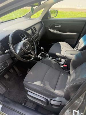 Grey Kia Carens 2014 in Alytus, with an engine capacity of 1.69 L and mileage of 221 thousand km for 6460 €, photo 12 on AUTOMOTO.COM.LV