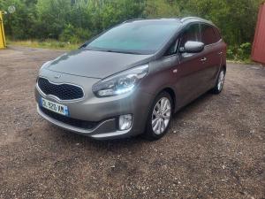 Grey Kia Carens 2014 in Kaunas, with an engine capacity of 1.69 L and mileage of 238 thousand km for 4150 €, photo 1 on AUTOMOTO.COM.LV