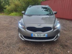 Grey Kia Carens 2014 in Kaunas, with an engine capacity of 1.69 L and mileage of 238 thousand km for 4150 €, photo 4 on AUTOMOTO.COM.LV