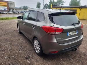 Grey Kia Carens 2014 in Kaunas, with an engine capacity of 1.69 L and mileage of 238 thousand km for 4150 €, photo 6 on AUTOMOTO.COM.LV