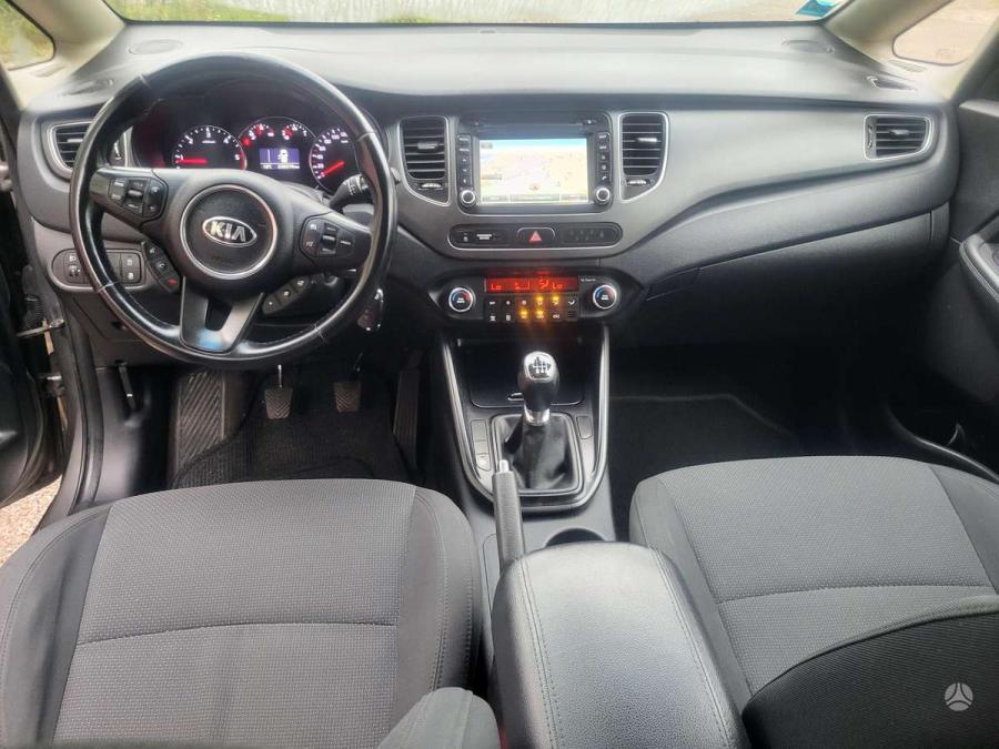 Grey Kia Carens 2014 in Kaunas, with an engine capacity of 1.69 L and mileage of 238 thousand km for 4150 €, photo 11 on AUTOMOTO.COM.LV