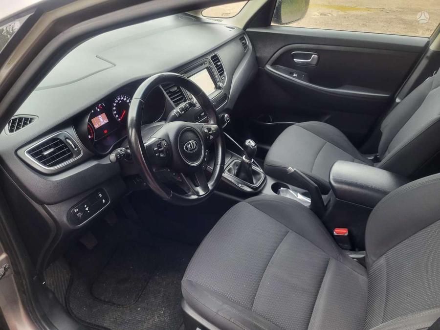 Grey Kia Carens 2014 in Kaunas, with an engine capacity of 1.69 L and mileage of 238 thousand km for 4150 €, photo 13 on AUTOMOTO.COM.LV