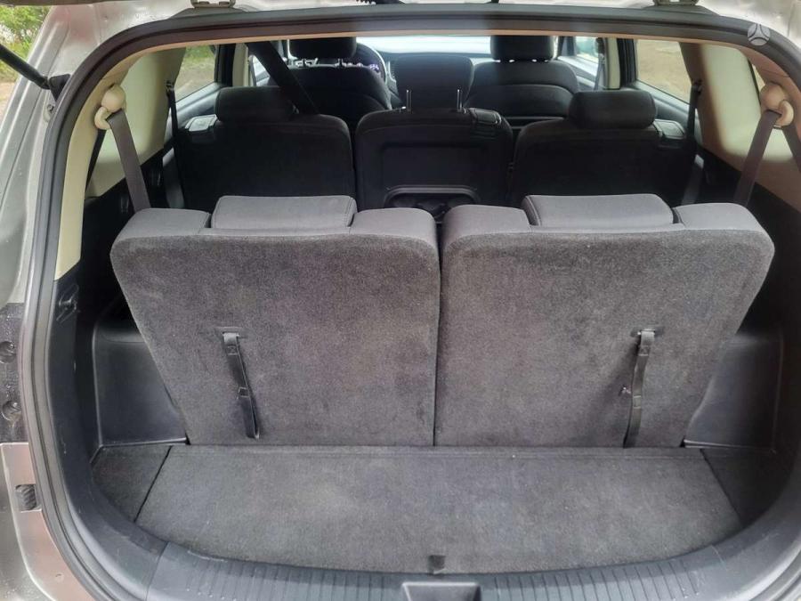 Grey Kia Carens 2014 in Kaunas, with an engine capacity of 1.69 L and mileage of 238 thousand km for 4150 €, photo 18 on AUTOMOTO.COM.LV