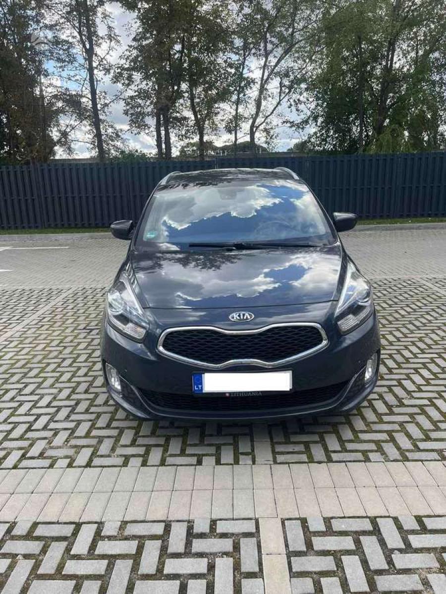 Grey Kia Carens 2014 in Kaunas, with an engine capacity of 1.70 L and mileage of 283 thousand km for 4100 €, photo 3 on AUTOMOTO.COM.LV