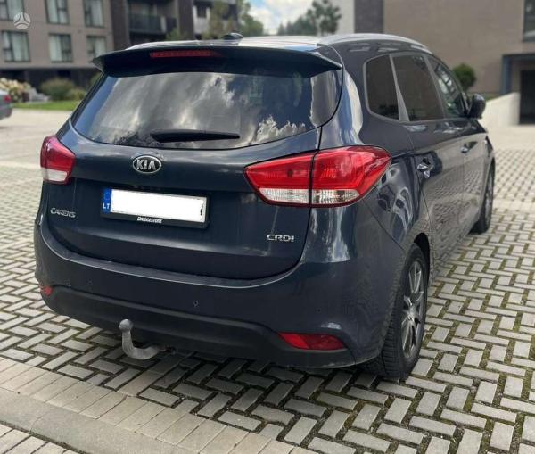 Kia Carens 2014 in Kaunas on AUTOMOTO.COM.LV Grey Kia Carens 2014 in Kaunas, with an engine capacity of 1.70 L and mileage of 283 thousand km for 4100 €, photo 7 on AUTOMOTO.COM.LV