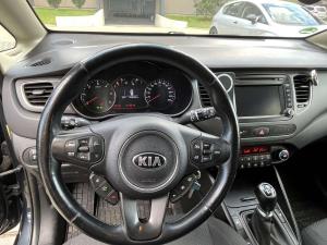 Grey Kia Carens 2014 in Kaunas, with an engine capacity of 1.70 L and mileage of 283 thousand km for 4100 €, photo 10 on AUTOMOTO.COM.LV