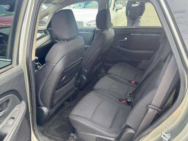 Kia Carens 2014 Tauragė vietnē Pelēks Kia Carens 2014 Tauragė, ar dzinēja tilpumu 1.59 L un nobraukumu 151 tūkst. km par 5900 €, foto 5 vietnē AUTOMOTO.COM.LV