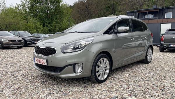 Kia Carens 2014 in Kaunas on AUTOMOTO.COM.LV Grey Kia Carens 2014 in Kaunas, with an engine capacity of 1.69 L and mileage of 240 thousand km for 5200 €, photo 1 on AUTOMOTO.COM.LV