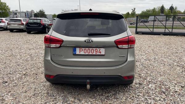 Kia Carens 2014 in Kaunas on AUTOMOTO.COM.LV Grey Kia Carens 2014 in Kaunas, with an engine capacity of 1.69 L and mileage of 240 thousand km for 5200 €, photo 6 on AUTOMOTO.COM.LV