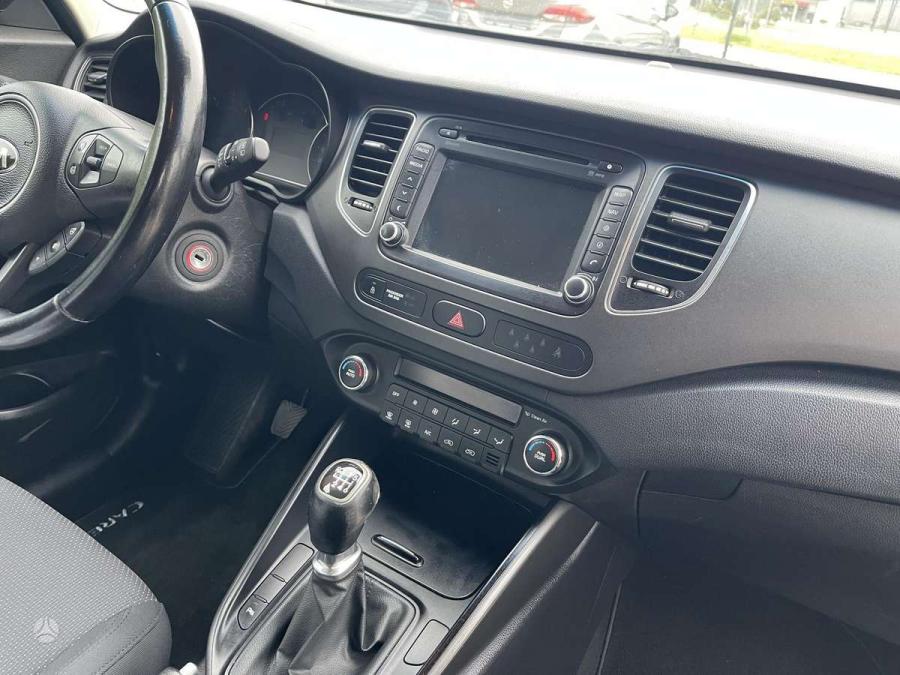 Pelēks Kia Carens 2014 Kauņa, ar dzinēja tilpumu 1.69 L un nobraukumu 240 tūkst. km par 5200 €, foto 18 vietnē AUTOMOTO.COM.LV