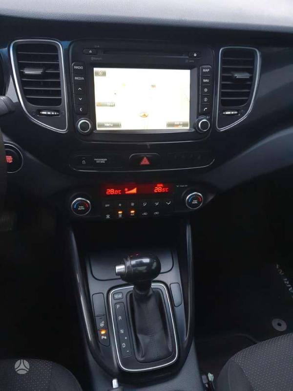 Pelēks Kia Carens 2015 Tauragė, ar dzinēja tilpumu 1.70 L un nobraukumu 232 tūkst. km par 6650 €, foto 11 vietnē AUTOMOTO.COM.LV