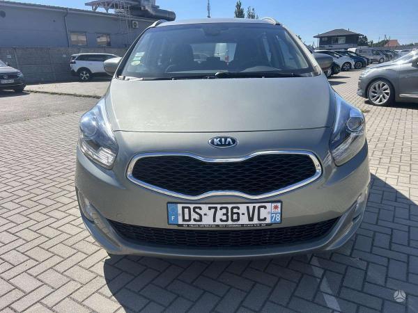 Grey Kia Carens 2015 in Taurage, with an engine capacity of 1.69 L and mileage of 247 thousand km for 5200 €, photo 3 on AUTOMOTO.COM.LV
