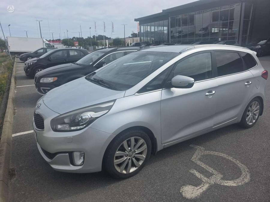 Pelēks Kia Carens 2015 Marijampole, ar dzinēja tilpumu 1.69 L un nobraukumu 310 tūkst. km par 3500 €, foto 1 vietnē AUTOMOTO.COM.LV