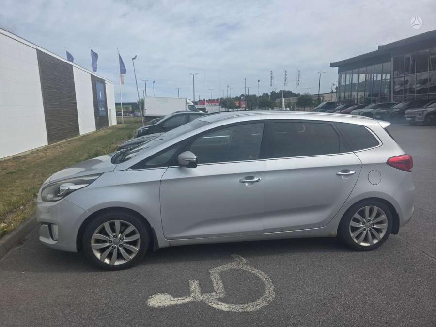 Pelēks Kia Carens 2015 Marijampole, ar dzinēja tilpumu 1.69 L un nobraukumu 310 tūkst. km par 3500 €, foto 3 vietnē AUTOMOTO.COM.LV