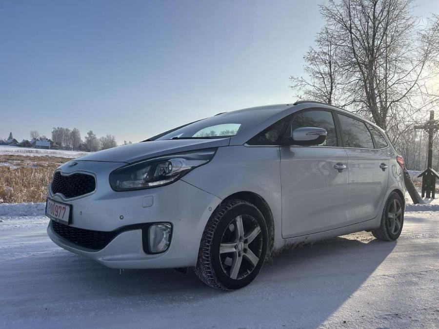 Pelēks Kia Carens 2016 Šauļi, ar dzinēja tilpumu 1.69 L un nobraukumu 236 tūkst. km par 6500 €, foto 1 vietnē AUTOMOTO.COM.LV