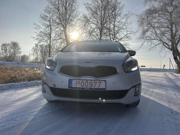 Grey Kia Carens 2016 in Siauliai, with an engine capacity of 1.69 L and mileage of 236 thousand km for 6500 €, photo 2 on AUTOMOTO.COM.LV