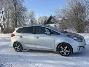 Pelēks Kia Carens 2016 Šauļi, ar dzinēja tilpumu 1.69 L un nobraukumu 236 tūkst. km par 6500 €, foto 6 vietnē AUTOMOTO.COM.LV