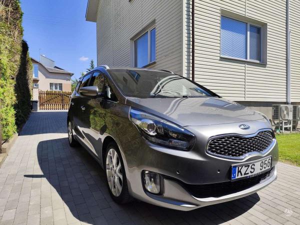 Pelēks Kia Carens 2016 Viļņa, ar dzinēja tilpumu 1.69 L un nobraukumu 103 tūkst. km par 6300 €, foto 3 vietnē AUTOMOTO.COM.LV