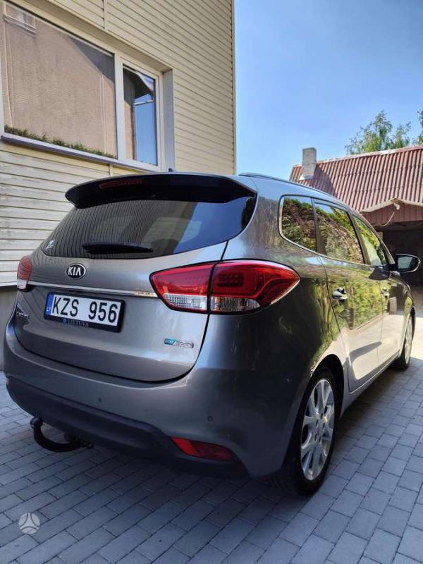 Pelēks Kia Carens 2016 Viļņa, ar dzinēja tilpumu 1.69 L un nobraukumu 103 tūkst. km par 6300 €, foto 6 vietnē AUTOMOTO.COM.LV