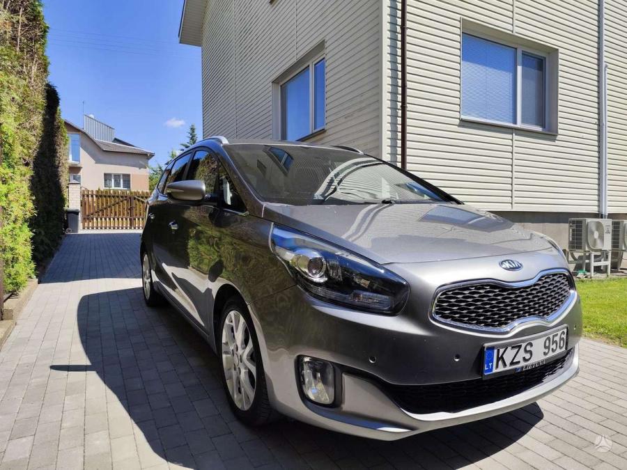 Pelēks Kia Carens 2016 Viļņa, ar dzinēja tilpumu 1.69 L un nobraukumu 103 tūkst. km par 6300 €, foto 4 vietnē AUTOMOTO.COM.LV