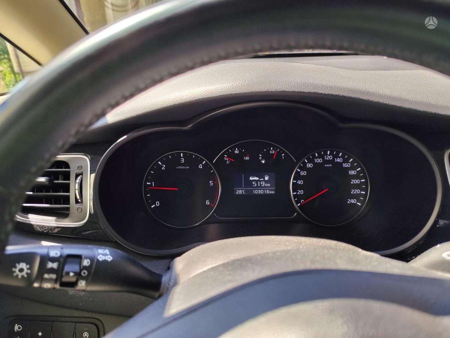 Pelēks Kia Carens 2016 Viļņa, ar dzinēja tilpumu 1.69 L un nobraukumu 103 tūkst. km par 6300 €, foto 11 vietnē AUTOMOTO.COM.LV