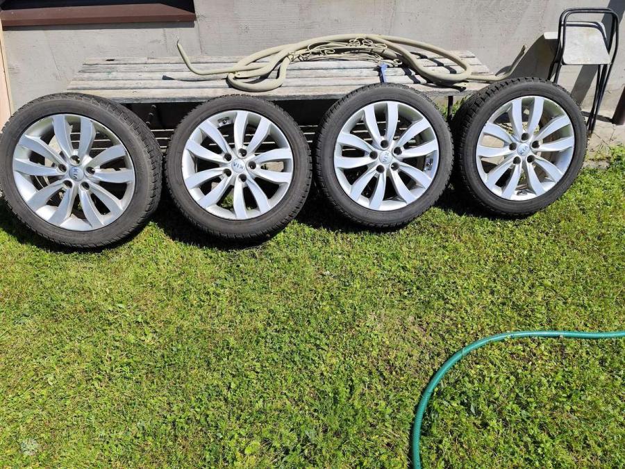 Pelēks Kia Carens 2016 Viļņa, ar dzinēja tilpumu 1.69 L un nobraukumu 103 tūkst. km par 6300 €, foto 13 vietnē AUTOMOTO.COM.LV