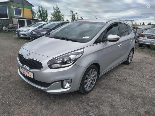 Pelēks Kia Carens 2016 Kauņa, ar dzinēja tilpumu 1.70 L un nobraukumu 297 tūkst. km par 5450 €, foto 2 vietnē AUTOMOTO.COM.LV