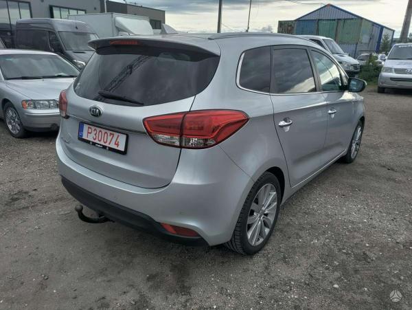 Pelēks Kia Carens 2016 Kauņa, ar dzinēja tilpumu 1.70 L un nobraukumu 297 tūkst. km par 5450 €, foto 8 vietnē AUTOMOTO.COM.LV