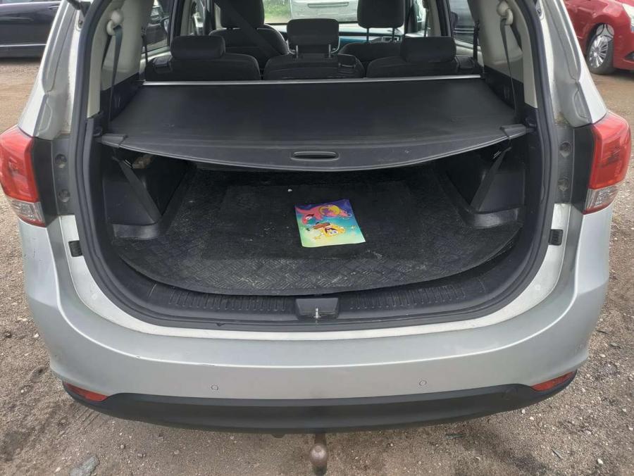 Pelēks Kia Carens 2016 Kauņa, ar dzinēja tilpumu 1.70 L un nobraukumu 297 tūkst. km par 5450 €, foto 12 vietnē AUTOMOTO.COM.LV