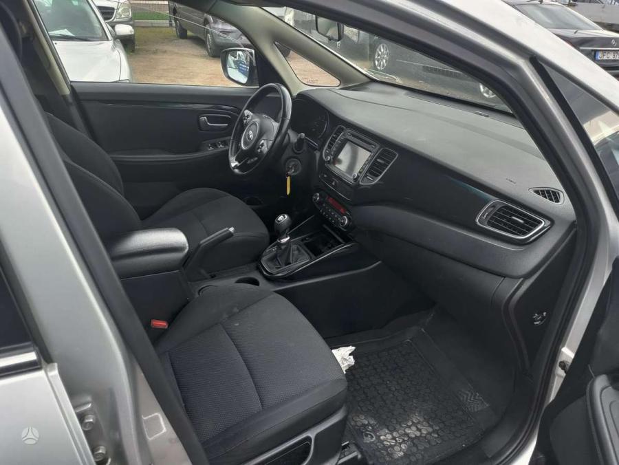 Pelēks Kia Carens 2016 Kauņa, ar dzinēja tilpumu 1.70 L un nobraukumu 297 tūkst. km par 5450 €, foto 14 vietnē AUTOMOTO.COM.LV