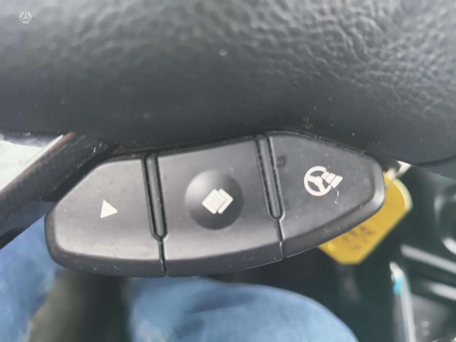 Pelēks Kia Carens 2016 Kauņa, ar dzinēja tilpumu 1.70 L un nobraukumu 297 tūkst. km par 5450 €, foto 18 vietnē AUTOMOTO.COM.LV