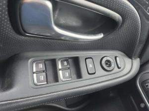 Pelēks Kia Carens 2016 Kauņa, ar dzinēja tilpumu 1.70 L un nobraukumu 297 tūkst. km par 5450 €, foto 19 vietnē AUTOMOTO.COM.LV