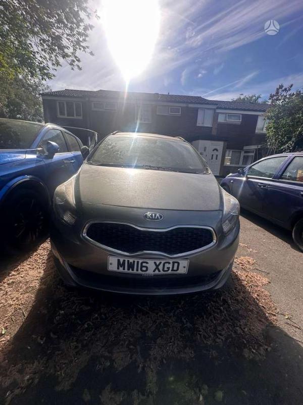 Pelēks Kia Carens 2016 Širvintos, ar dzinēja tilpumu 1.69 L un nobraukumu 111 tūkst. km par 3872 €, foto 1 vietnē AUTOMOTO.COM.LV