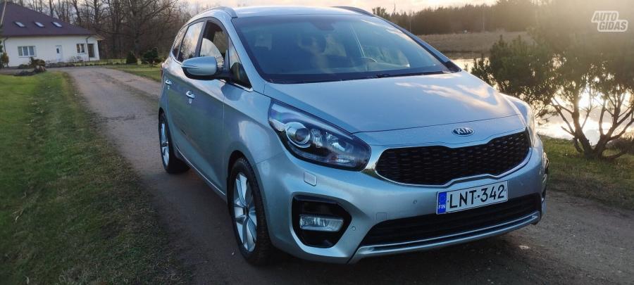 Pelēks Kia Carens 2017 Tauragė, ar dzinēja tilpumu 1.70 L un nobraukumu 166 tūkst. km par 7600 €, foto 1 vietnē AUTOMOTO.COM.LV