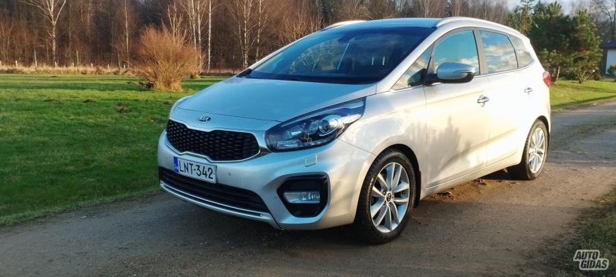 Pelēks Kia Carens 2017 Tauragė, ar dzinēja tilpumu 1.70 L un nobraukumu 166 tūkst. km par 7600 €, foto 3 vietnē AUTOMOTO.COM.LV