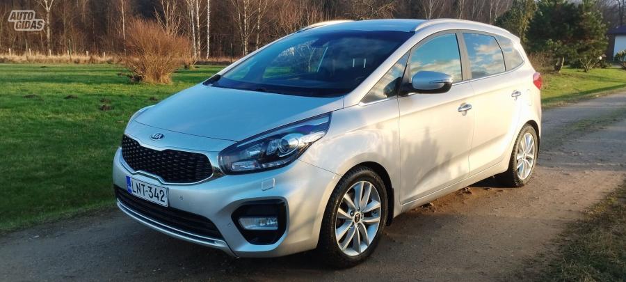 Pelēks Kia Carens 2017 Tauragė, ar dzinēja tilpumu 1.70 L un nobraukumu 166 tūkst. km par 7600 €, foto 4 vietnē AUTOMOTO.COM.LV
