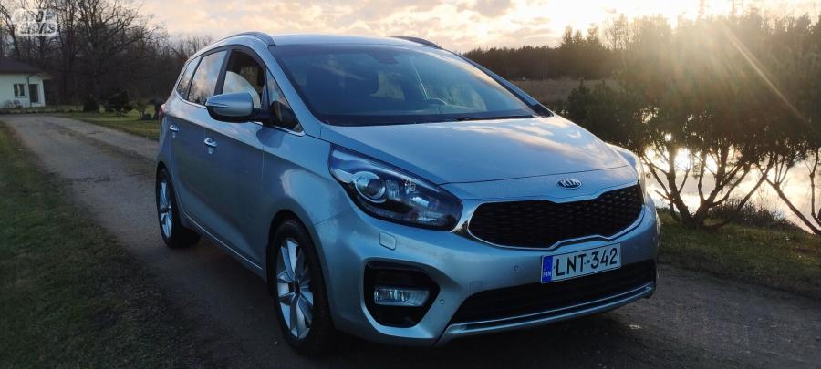 Pelēks Kia Carens 2017 Tauragė, ar dzinēja tilpumu 1.70 L un nobraukumu 166 tūkst. km par 7600 €, foto 11 vietnē AUTOMOTO.COM.LV