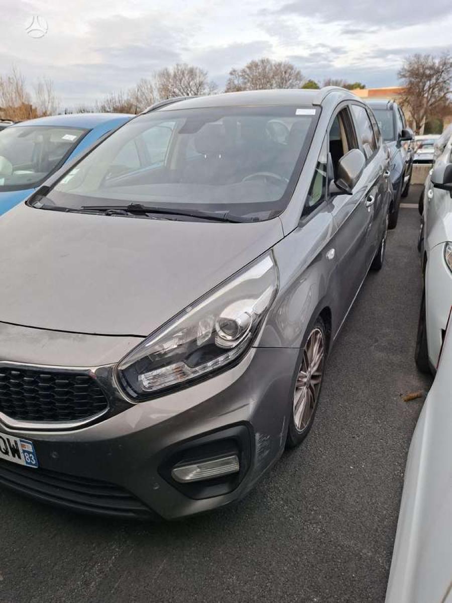 Grey Kia Carens 2017 in Panevezys, with an engine capacity of 1.69 L and mileage of 160 thousand km for 4300 €, photo 3 on AUTOMOTO.COM.LV