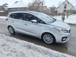 Grey Kia Carens 2018 in Taurage, with an engine capacity of 1.60 L and mileage of 163 thousand km for 7400 €, photo 2 on AUTOMOTO.COM.LV