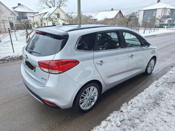 Pelēks Kia Carens 2018 Tauragė, ar dzinēja tilpumu 1.60 L un nobraukumu 163 tūkst. km par 7400 €, foto 3 vietnē AUTOMOTO.COM.LV