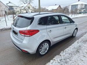 Grey Kia Carens 2018 in Taurage, with an engine capacity of 1.60 L and mileage of 163 thousand km for 7400 €, photo 3 on AUTOMOTO.COM.LV