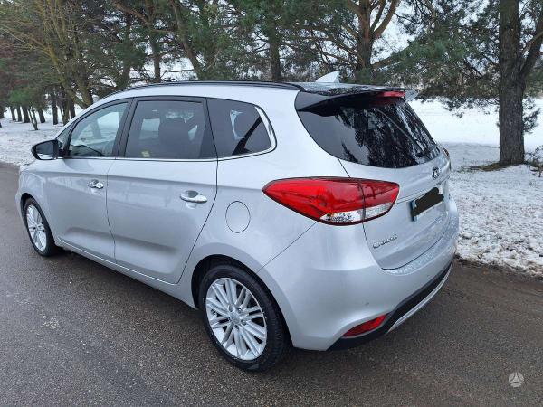 Pelēks Kia Carens 2018 Tauragė, ar dzinēja tilpumu 1.69 L un nobraukumu 163 tūkst. km par 7400 €, foto 4 vietnē AUTOMOTO.COM.LV