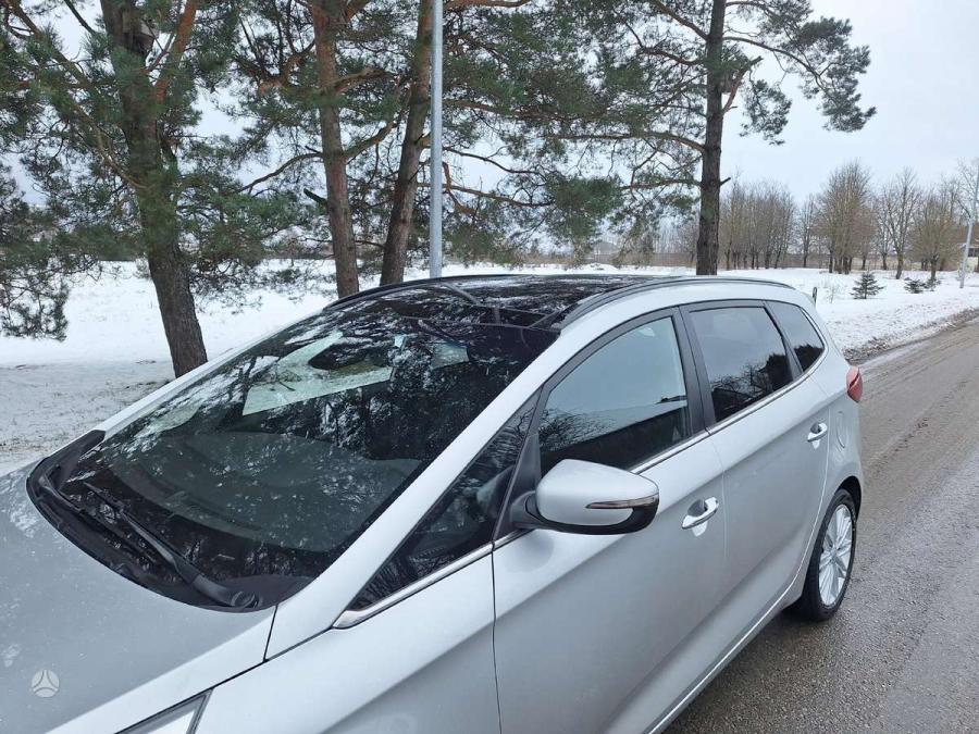 Grey Kia Carens 2018 in Taurage, with an engine capacity of 1.69 L and mileage of 163 thousand km for 7400 €, photo 5 on AUTOMOTO.COM.LV