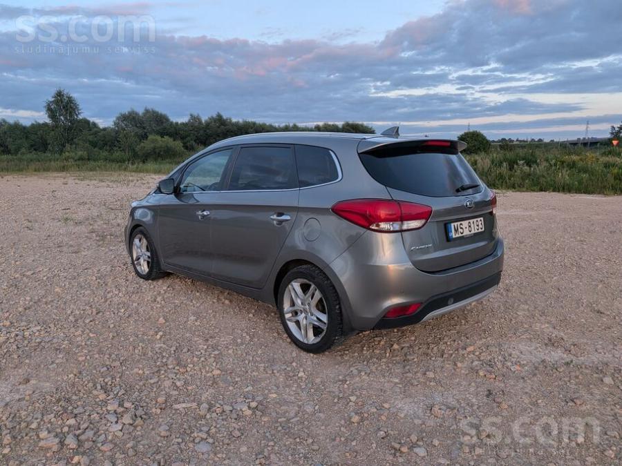 Pelēks Kia Carens 2018 Rīga, ar dzinēja tilpumu 1.70 L un nobraukumu 140 tūkst. km par 9150 €, foto 5 vietnē AUTOMOTO.COM.LV