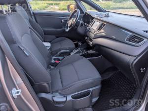 Pelēks Kia Carens 2018 Rīga, ar dzinēja tilpumu 1.70 L un nobraukumu 140 tūkst. km par 9150 €, foto 6 vietnē AUTOMOTO.COM.LV