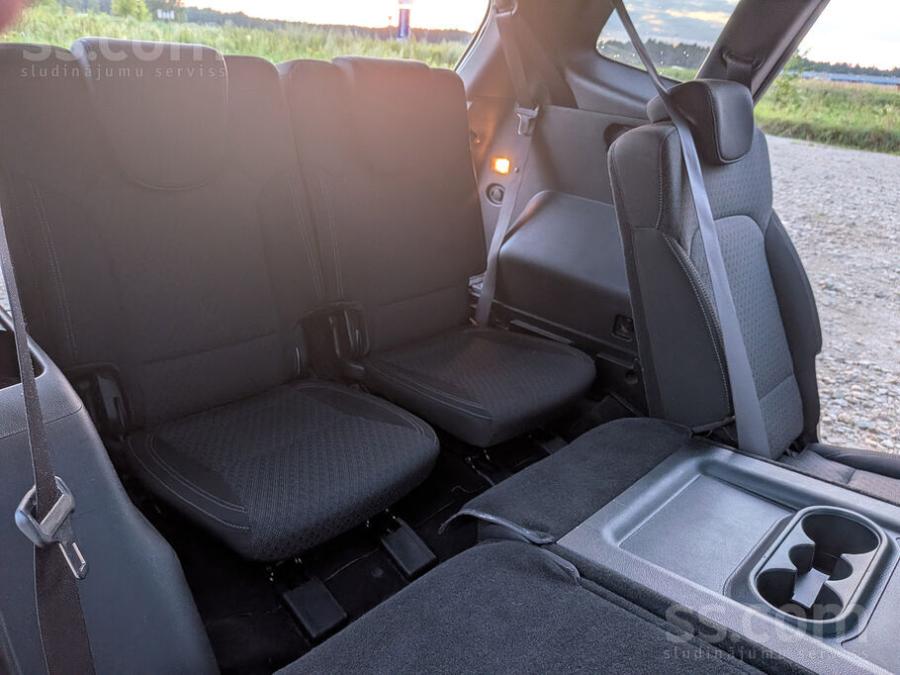 Pelēks Kia Carens 2018 Rīga, ar dzinēja tilpumu 1.70 L un nobraukumu 140 tūkst. km par 9150 €, foto 9 vietnē AUTOMOTO.COM.LV